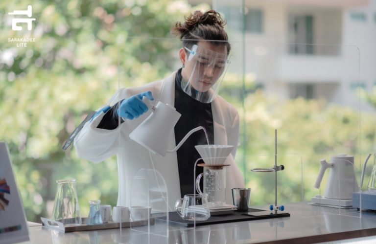 Pour Over Lab ห้องแล็บที่จะพาไปดำดิ่งกับกาแฟ Specialty - SARAKADEE LITE